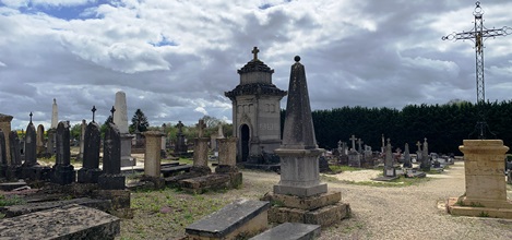 STENAY (55) : cimetière - Landrucimetières